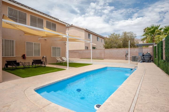 5br Pool House + Billiards · Sleeps 16 · Parks 5 - Lake Las Vegas, NV