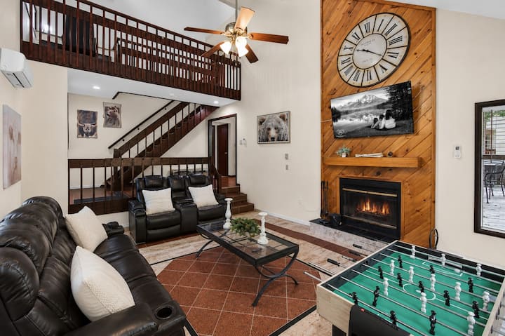 Hot Tub Retreat | Fireplace + Sunroom - Tannersville, PA
