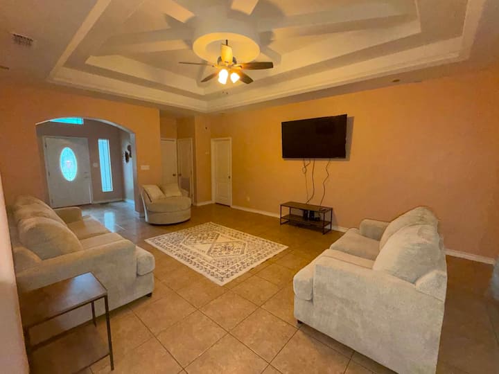 Valley House - 3bd 2bath And Garage - Brownsville, TX