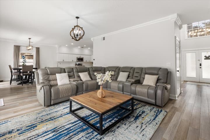 Luxury Orlando Pool Home Near Orlando Attractions - Ocoee, FL