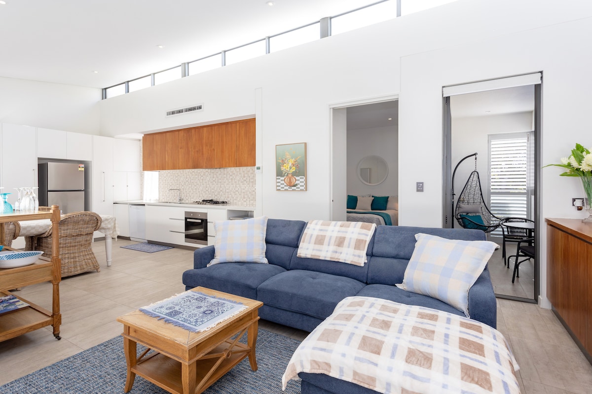 Floreat Studio Retreat | Near City & Beach - Houses for Rent in Floreat ...