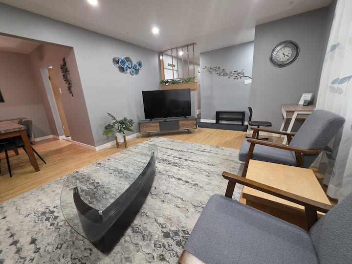 Executive Holiday Home Near West Edmonton Mall - Alberta