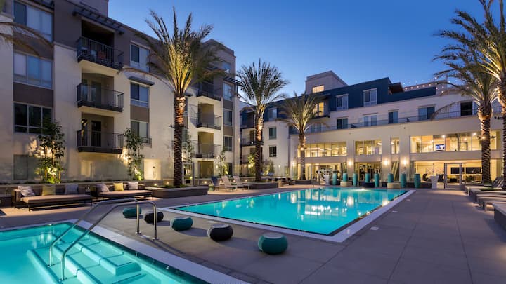 Coastal Escape Walk To Bella Terra - Huntington Beach, CA