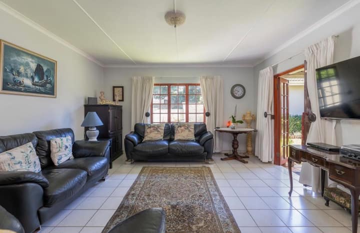 Spacious 3 Bedroom Cozy Home - Umhlanga