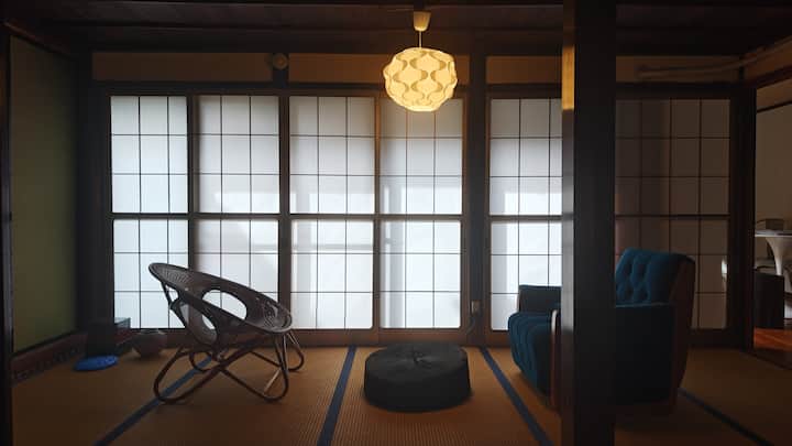 【1日1組限定】参勤交代の歴史を紡ぐ築100年の宿 | アートと過ごす贅沢な休日 - Takaoka