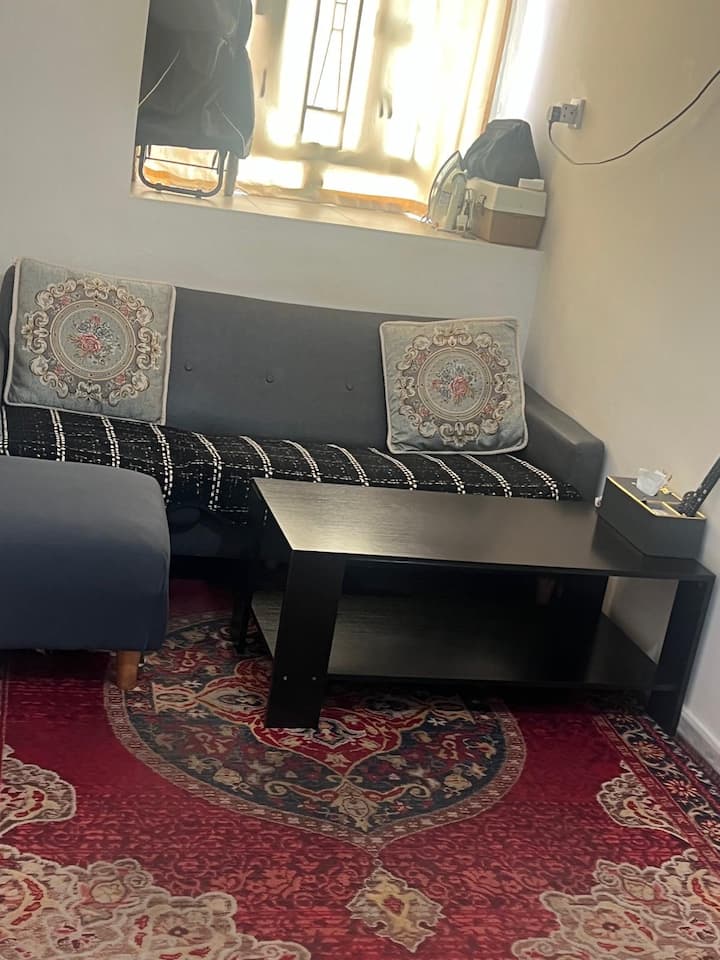 1 Bedroom Flat, Lift Building. - Hongkong