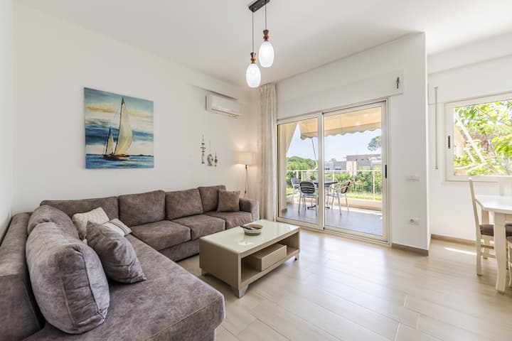 Lalzi Bay Family Retreat | 2br Apartment - Albania
