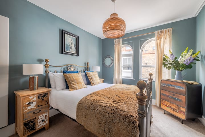 Market Retreat - Lynton