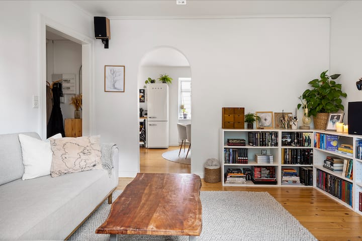 Second Floor Apartment In A 2 Family Building - Copenhague
