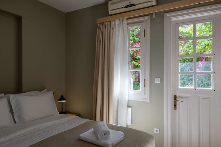 Deluxe Suite - Ipapanti Square - Kalamata