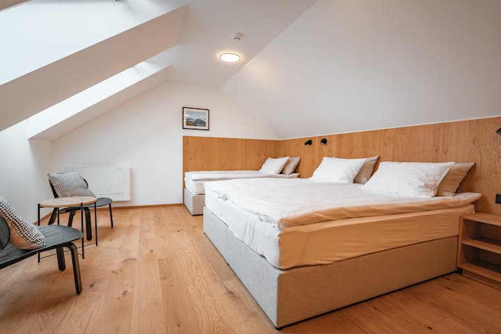 Triple Attic Room | Shared Terrace & Breakfast - Bled
