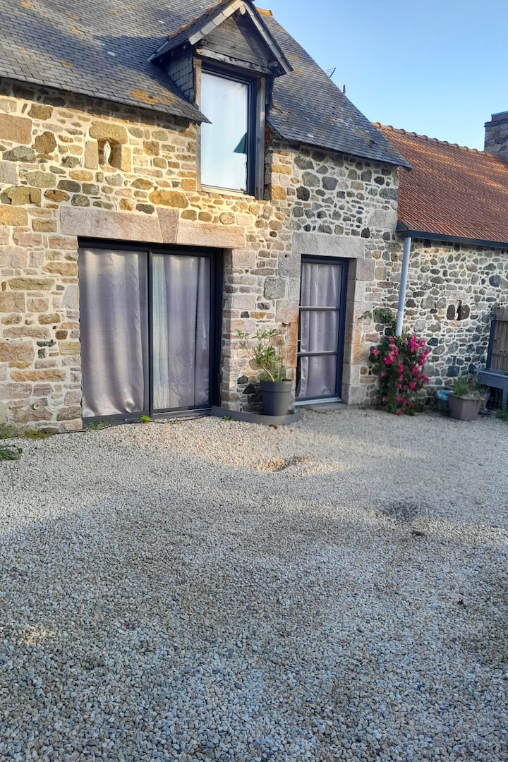 Longère Plain-pied Proche Mer - Cour Parking Wifi - Lamballe