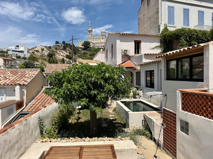 Perché Sur Le Rocher Jardin & Bassin Avec Vue - Marseille