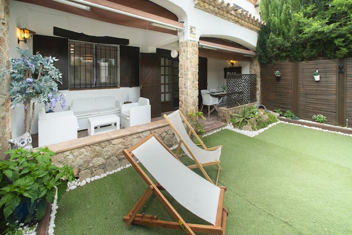 2br Platja Daro Apartment With Patio - Platja d'Aro
