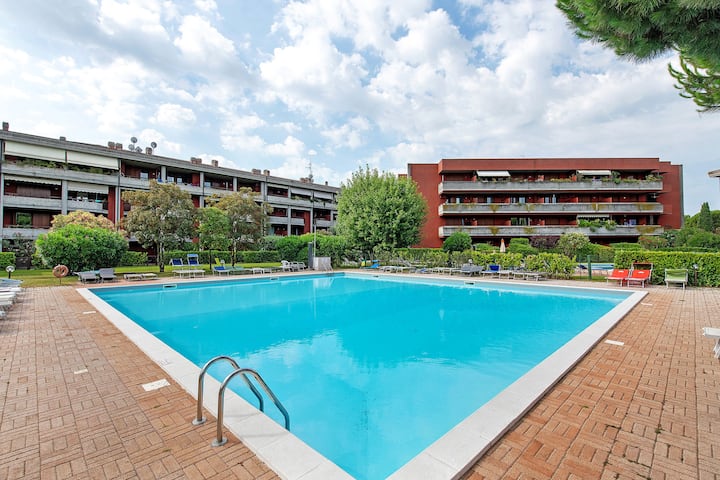 Fior Di Loto Front Of The Pool - Desenzano del Garda