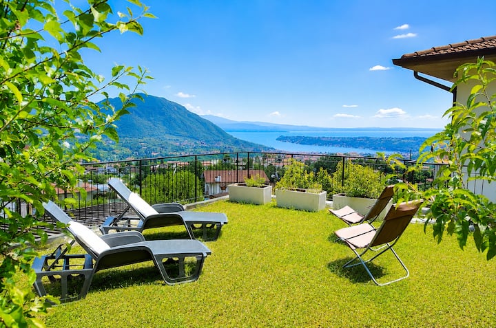 Villa Isedo 3 With Pool, Family Retreat - Manerba del Garda