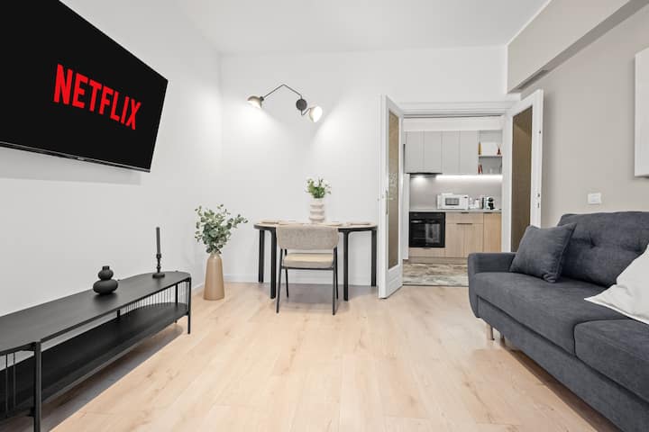 Top Location – Calea Victoriei Design Apartment - Romania