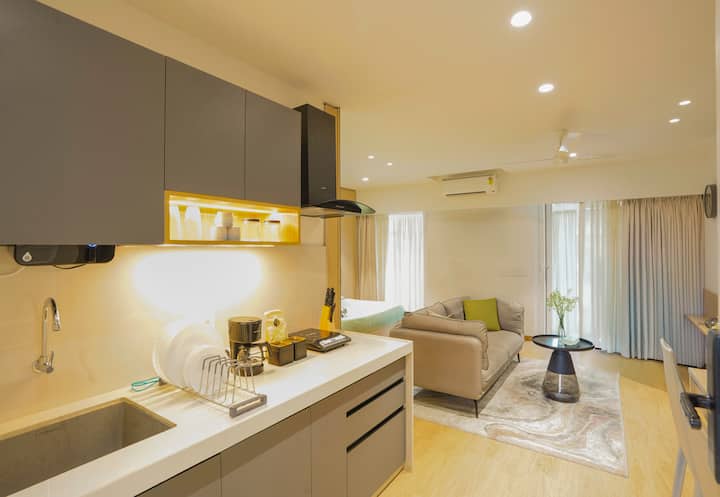 B104 | Airport View From Terrace |55” Tv| Inverter - Pune