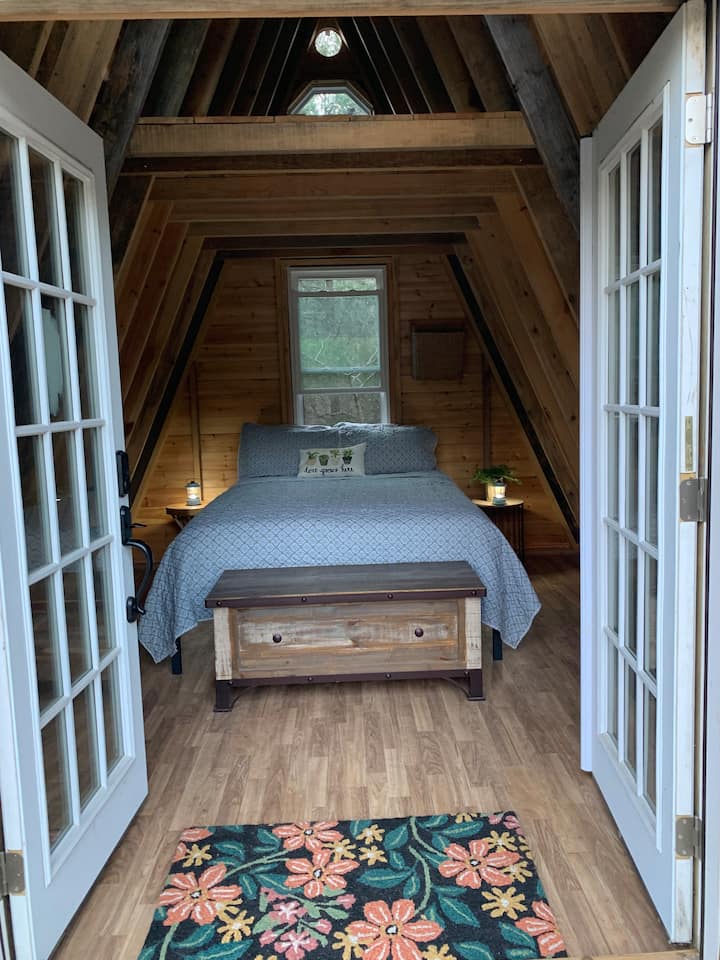 Cozy And Cute A-frame Cabin - Bear Lake, Kansas
