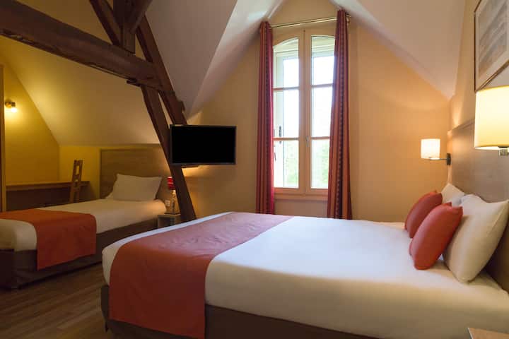 Chambre Triple à L’hôtel Henri Iv – Coutras - Coutras