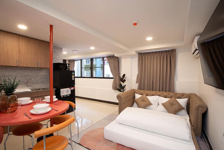 Kaim Ekkamai: Boutique Stay For 6 | 3 Mins To Bts - Bangkok