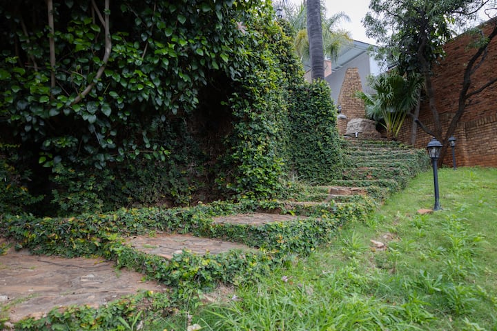 Thaba House Lodge Ensuite 2 - Rustenburg