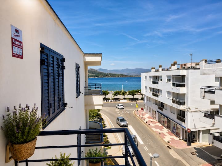 Apartamento Con Terraza, Vistas Al Mar Y Playa. - Cadaqués