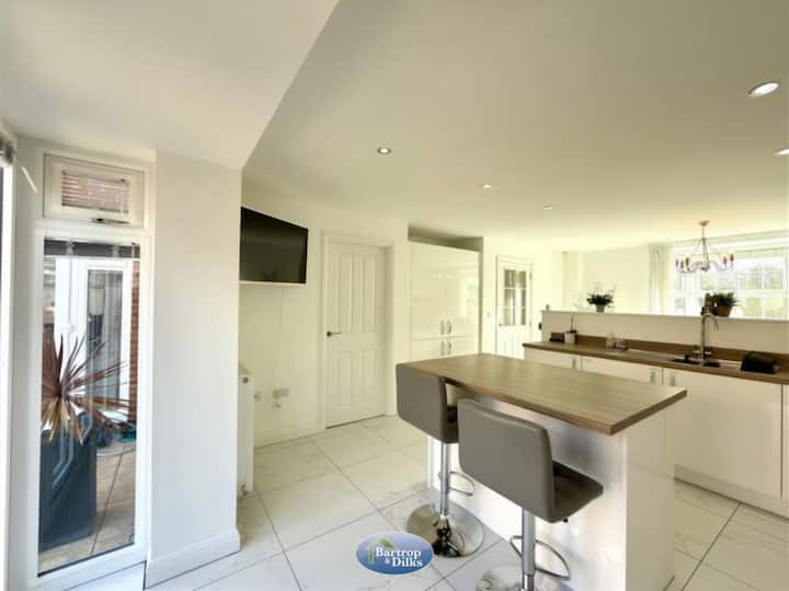 Sunlit Pempelfort District Abode 3br - Düsseldorf
