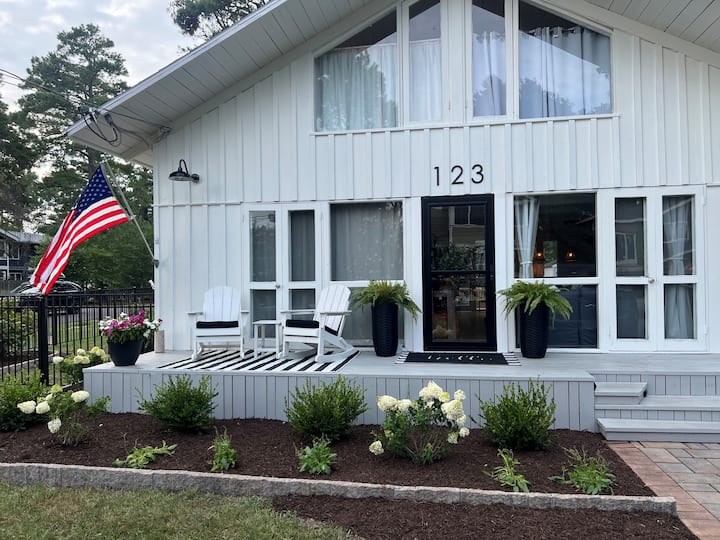 "Golden Cottage" 
Ocean-block Home In Dewey - Dewey Beach, DE