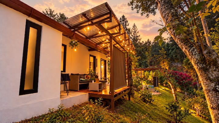 Cabaña Con Fogatera Y Cine Al Aire Libre - Guatemala