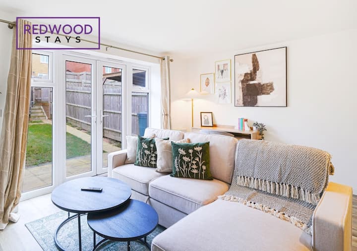 4 Br House With Private Garden, 2x Free Parking - Basingstoke
