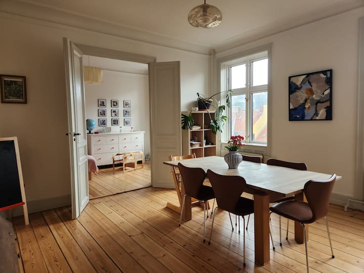 Cosy And Spacious Family Apartment! - Copenhagen