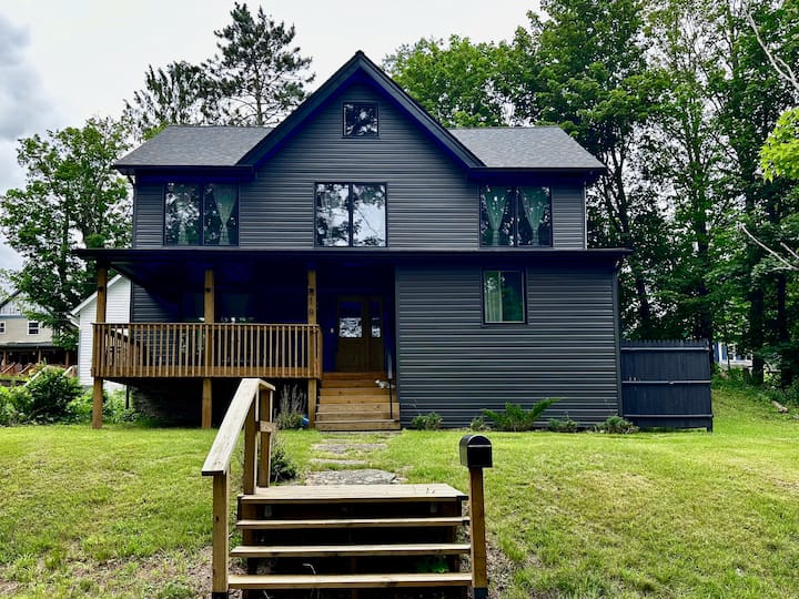 Blackbird Manor| Walking Distance To Main St - Livingston Manor, NY
