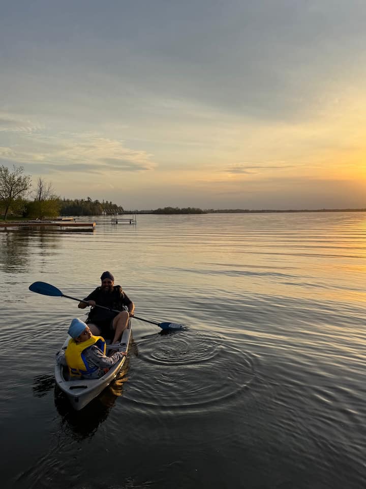 Lakefront Cottage With Hot Tub, Dock & Firepit - Fenelon Falls