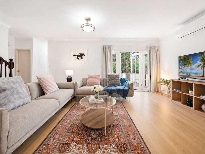 Wahroonga 4br Retreat With Deck & Parking - Dural