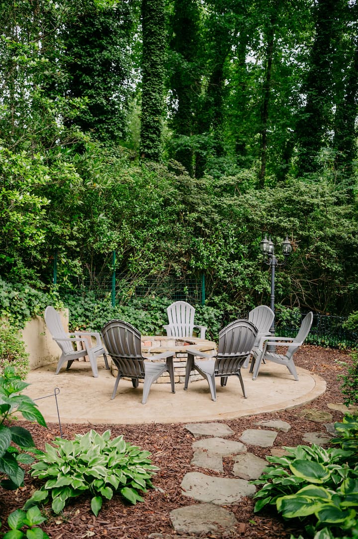 5br Marietta Retreat | Kings, Fire Pit & Big Yard - 瑪麗埃塔