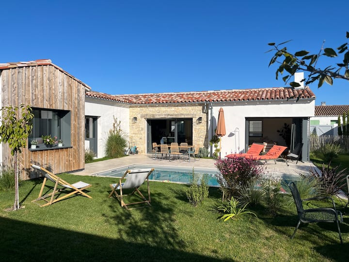 Villa De Luxe Avec Piscine Chauffée - La Flotte