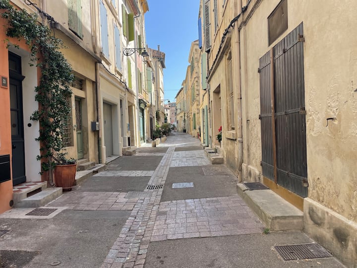 Arles La Roquette Grand T1 Lumineux, 4 Couchages - Arles