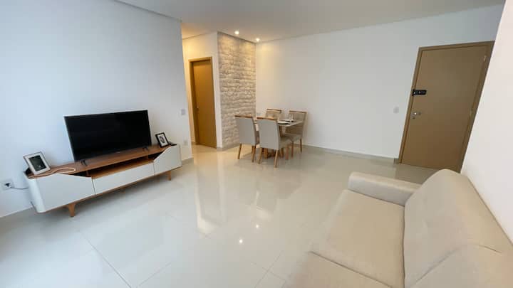Apto Amplo, 2 Quartos, 5 Pessoas, Com Garden - Goiânia