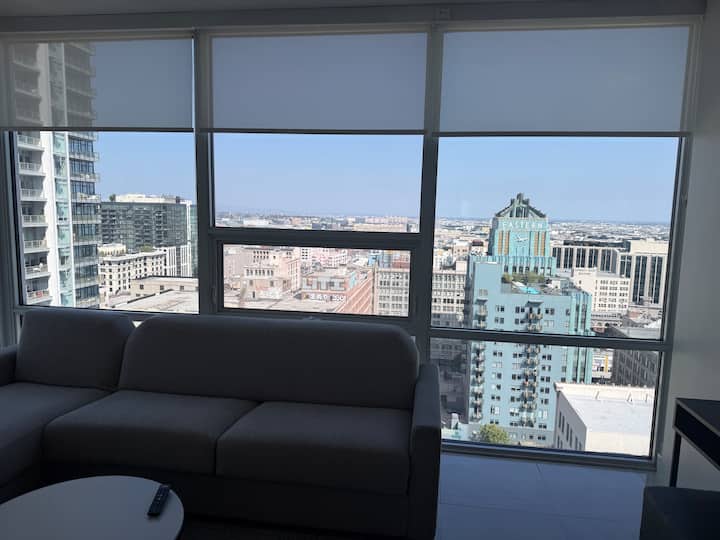 2bdrm Downtown La,
25th Flr View, W/pool & Parking - Alhambra, CA