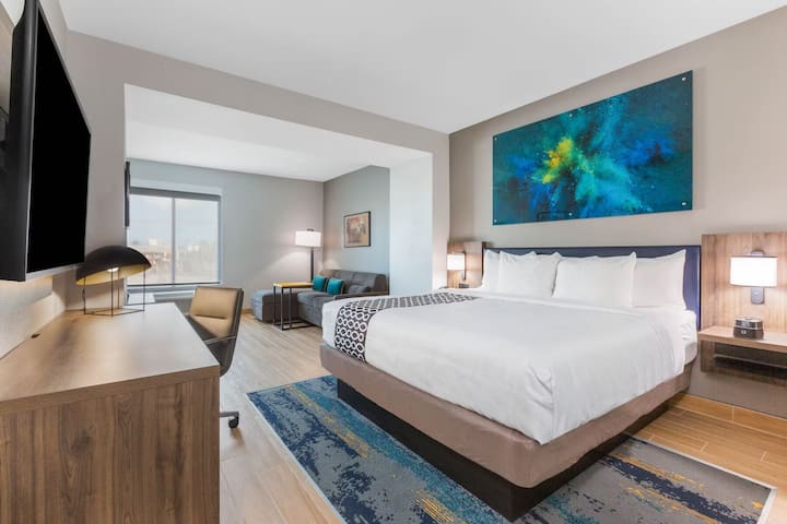 La Quinta Galveston | Deluxe King | Island Escape - Galveston, TX