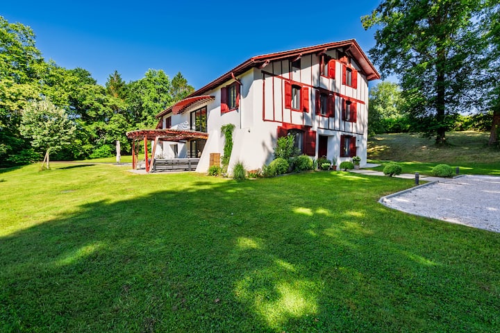 Grande Maison Familiale Basque - Espelette