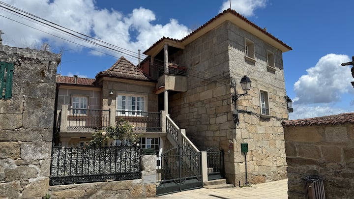 Waterfront Stone Beach House Sea Views · Old Town - Combarro