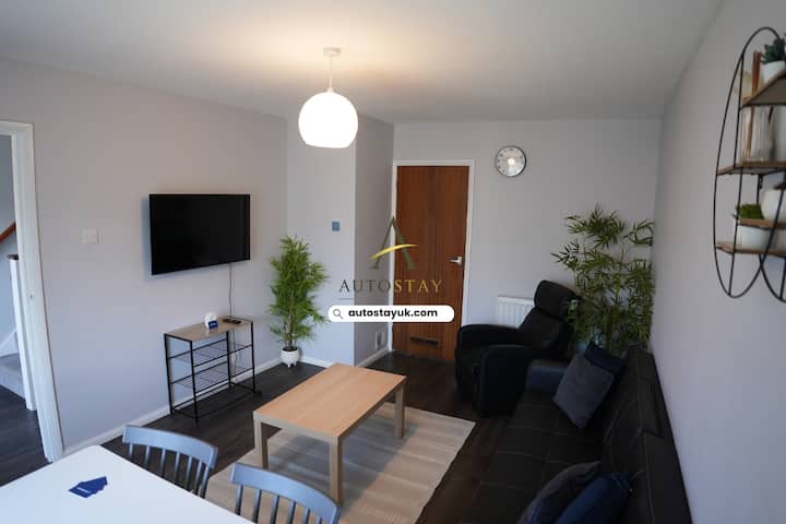4 Bed House Close To Gatwick Free Parking - Dorking