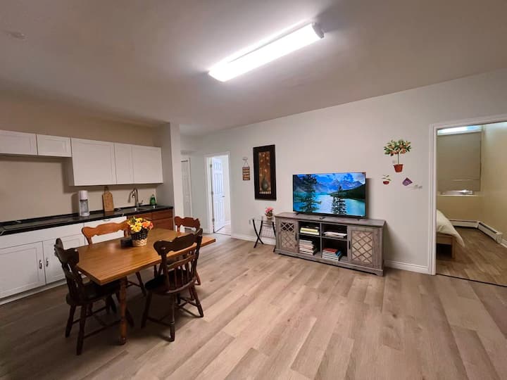 Historic Downtown 2br Suite - Charlottetown