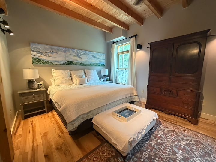 Erivio Stays | Near Wcu | Sleeps 11 - Sylva, NC