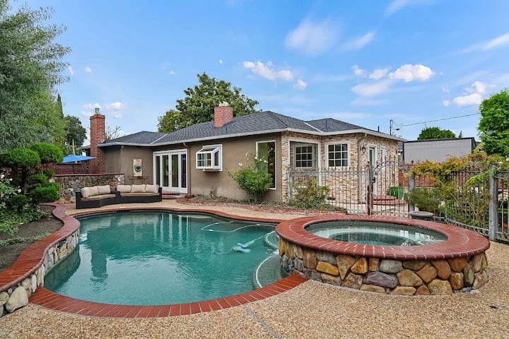 Modern 3 Bed 2 Bath | King Bed | Pool & Jacuzzi - 聖荷西