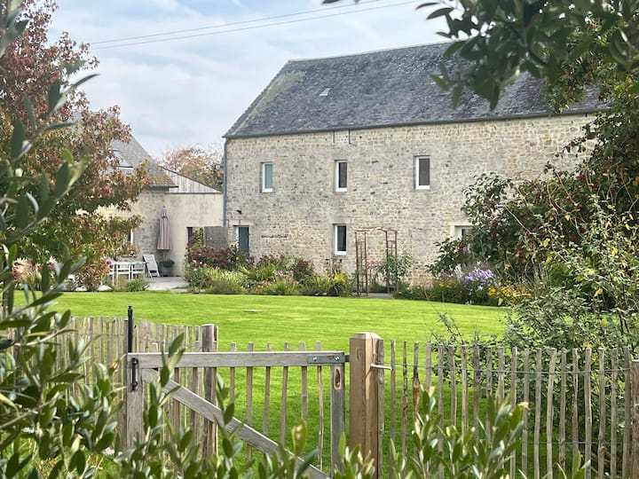 Grand Cottage 2 Chambres Et Piscine Chauffée - Normandie