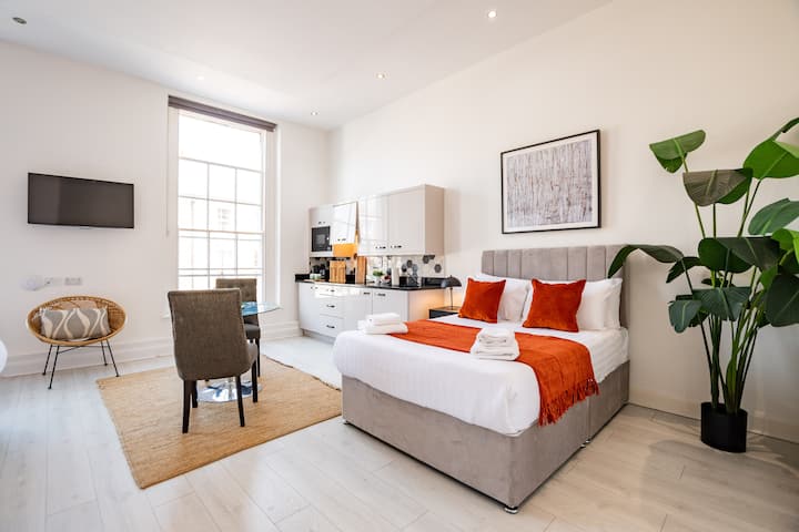Large Studio | City Centre Location | Sleeps 4 - Dublin