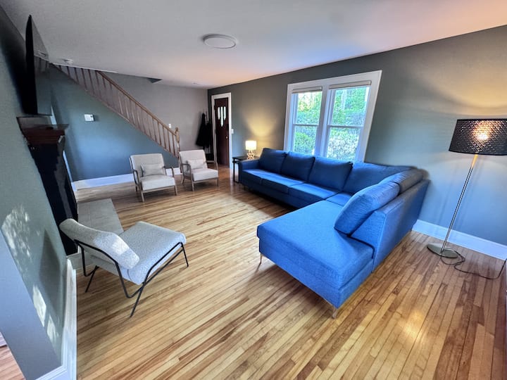 Spacious 4br Home W/ Deck + Bbq | Walk To Hospital - Antigonish